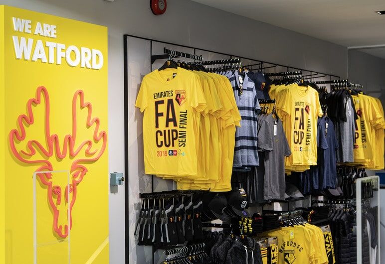 Retail Stands | How we Help Retailers Stand Out | MxL